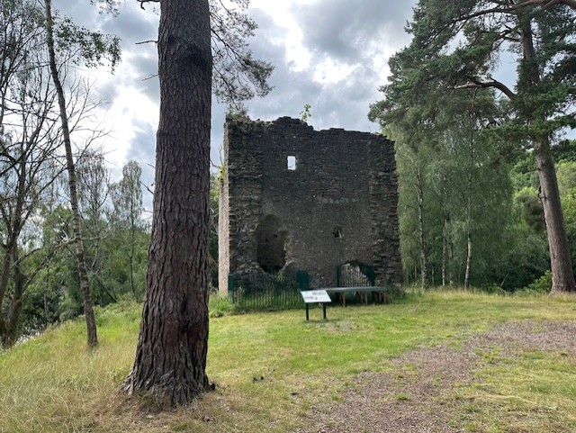Castle Cluggy | Home